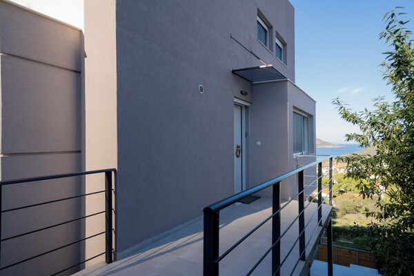 Stunning Brand New Property With Breathtaking Sea & Mountain Views - Milos
