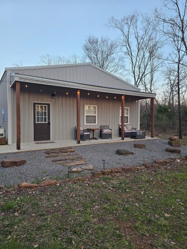 Adorable Molly B Cabin 1-bedroom 1-bath W/parking/wifi/ac - Rocky Mountain, OK