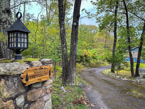 The Vibrary Inn, A Fantasy Minnewaska Escape. Minutes From Hikes And Waterfalls. - Minnewaska State Park Preserve, Kerhonkson