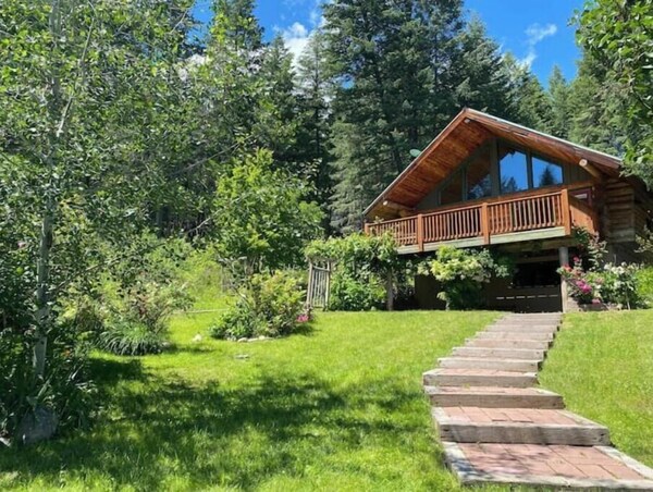 Stunning Custom Made Log Home- On 30 Acres - Grand Forks