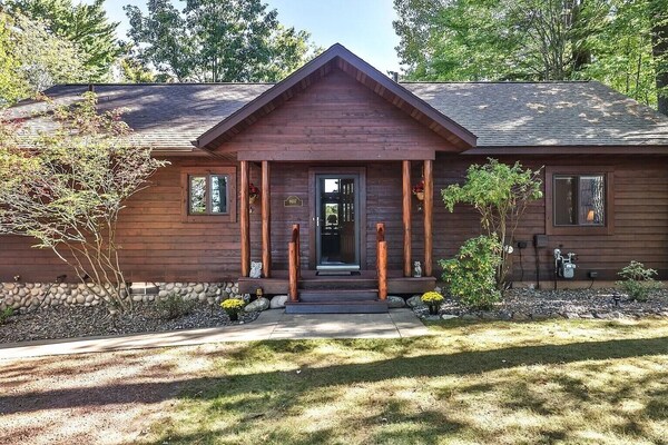Eagle Bay Getaway. On Minocqua Chain Of Lakes 4bed 3bath With Optional Pontoon. - Minocqua, WI