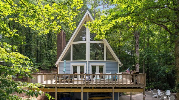 Lake Lanier Lakefront, Private Dock, Quiet Cove - Dawsonville, GA