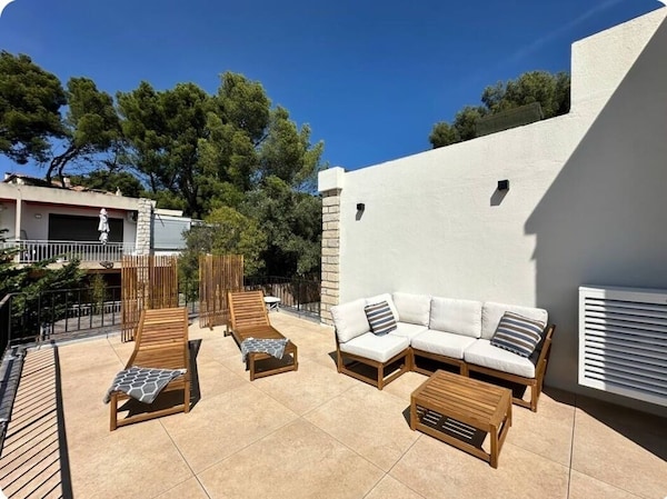Cocoon In Cassis - Cassis