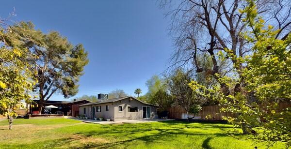 Spacious 5bd/4ba Home W/ Guest House Perfect For Large Groups & Family Getaways - Scottsdale, AZ