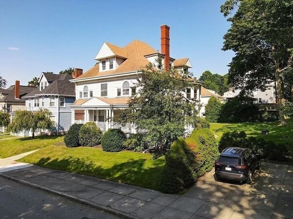 Enjoyable Sunny 2-bedroom Apartment With Wifi In Fall River Historical District - Fall River, MA