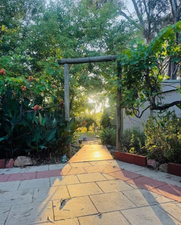 Kingfisher Retreat: Twin-share Or King Bed Option - Wangaratta