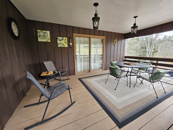 Charming 3-bedroom House With 1000sqft Arcade Style Game Room In Awesome Bristol - 브리스톨