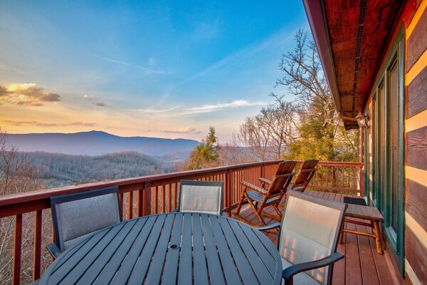 Sugar's Sunset Vista - Fantastic Views On Sugar Mountain - Sugar Mountain, NC