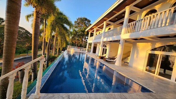 Villa @ Terrazas De Punta Fuego, Nasugbu Batangas. - Batangas