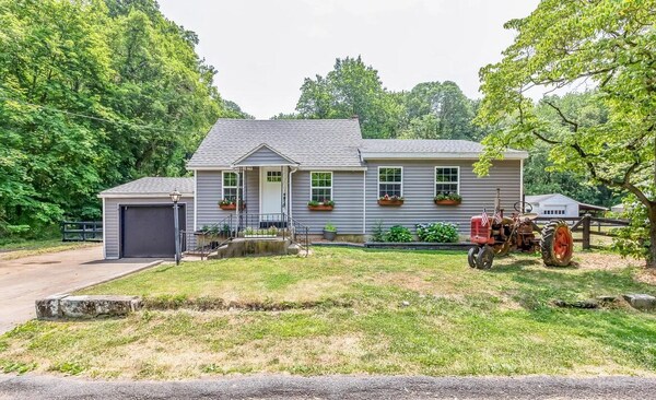 3 Bedroom House In Brilliant Boothwyn With Wifi, Ac - West Chester, PA
