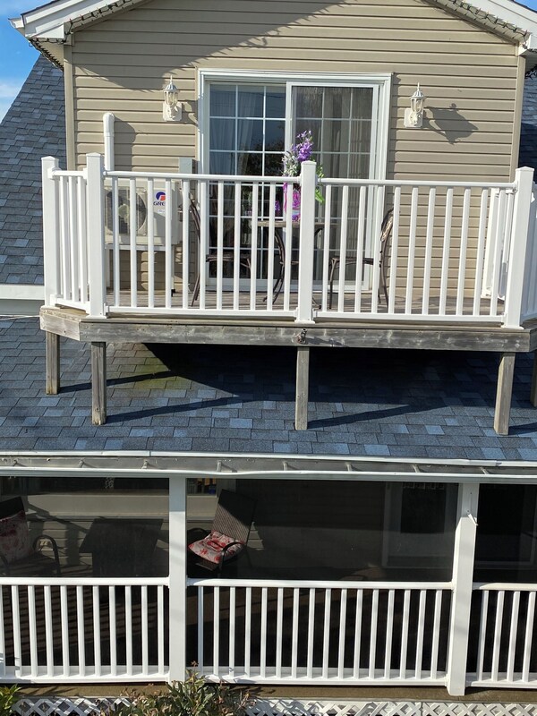 Riverfront Family Home W/ Fully Fenced Backyard, Screened In Front Porch, Bbq - Prince Edward Island