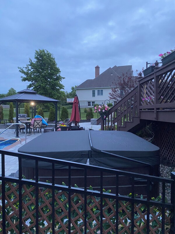 4-bedroom House With Pool, Hot Tub In Charming Lagrangeville With, Ac. Enjoy. - Millbrook, NY