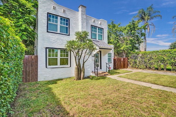 Nestled Palm Beach Oasis W/ Private Pool Mins To Beach/downtown/games/family Fun - West Palm Beach