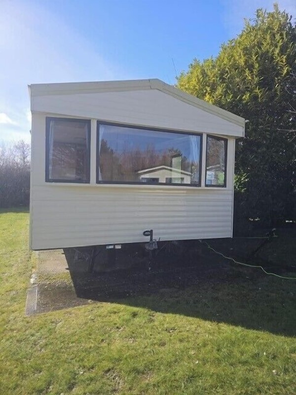 3-bed Seaside Holiday Home -Pet Friendly & Parking - Great Yarmouth