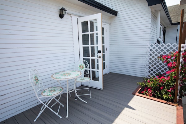 Charming La Bungalow. Well-located Single-family Home With Outdoor Amenities! - Los Ángeles, CA