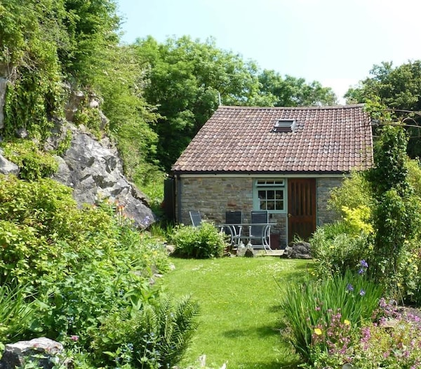 Cosy Cottage Nr Babington House, Private Parking - Frome