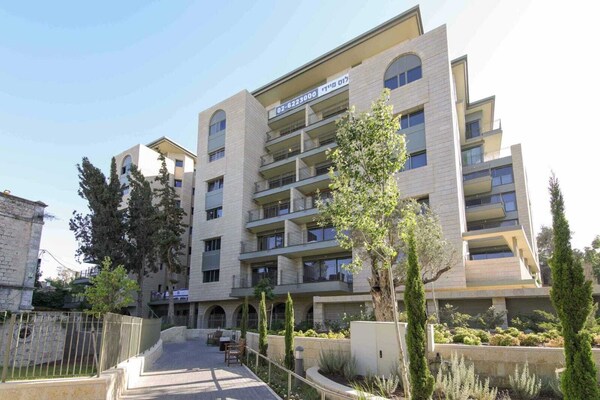Magnificent 4bdr Terrace Parking By Isrentals - Jerusalem