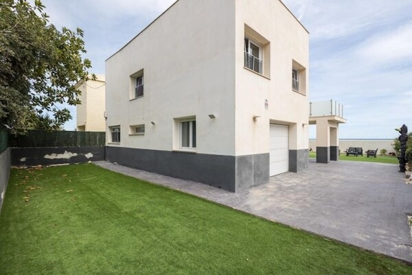 Villa En Primera Línea De Playa, Valencia. - El Palmar