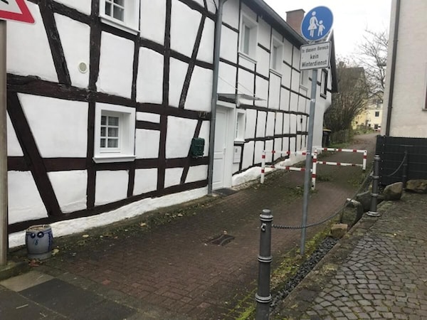 Cozy, Bright Vacation Apartment In Half-timbered House - Near Bonn And Phantasialand - Alfter