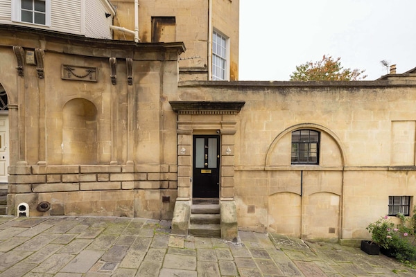 Charming One-bedroom Retreat In Historic Bath - Castle Combe