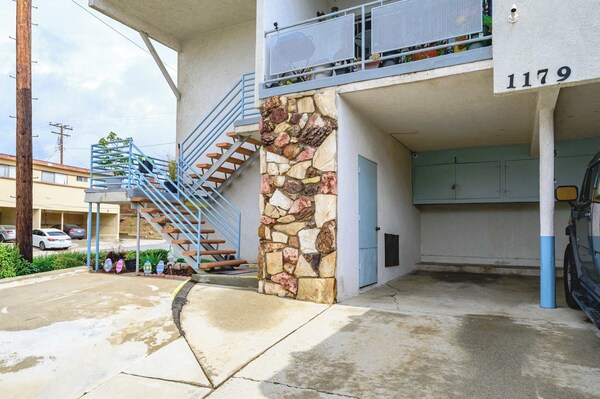 Modern Cozy Retreat Stylish Stay With Patio & Parking - Pico Rivera, CA