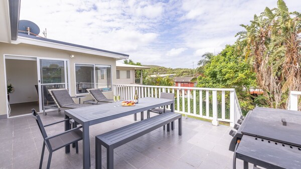 Shells On The Shore 1, 9 Lentara St - Air Con, Wi-fi, Linen, Boat Parking - Nelson Bay