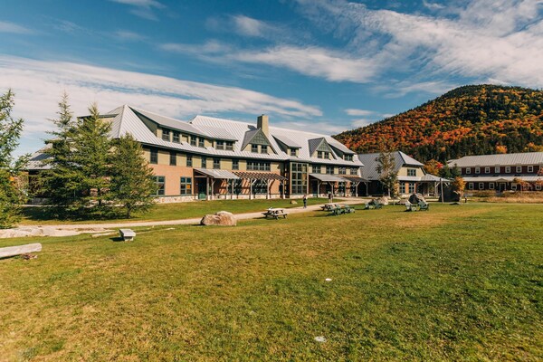 Room, 4 Bunks, Shared Bathroom - New Hampshire