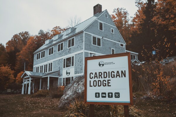 Room, 6 Bunks, Shared Bathroom, 3 Meals Included - New Hampshire