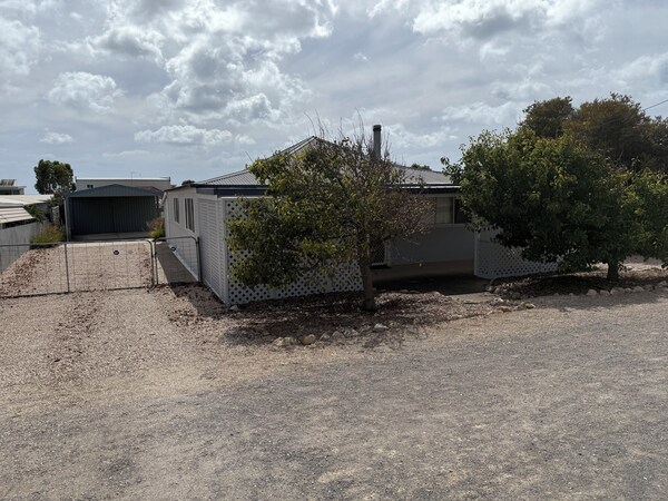 Shakona-only 1 Street Back From The Foreshore! - Port Vincent
