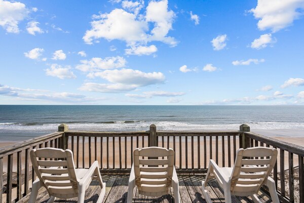 Fantasea #183 - 7 Bd Oceanfront Home, Pet-friendly W/ Hot Tub! - Sneads Ferry, NC