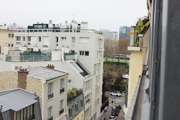 New Studio Apartment In Neuilly-sur-seine - Puteaux