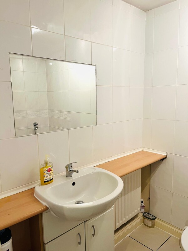 Stylish 4-bed Retreat  15 Mins To Ao Arena & Manchester City Centre!" - Manchester