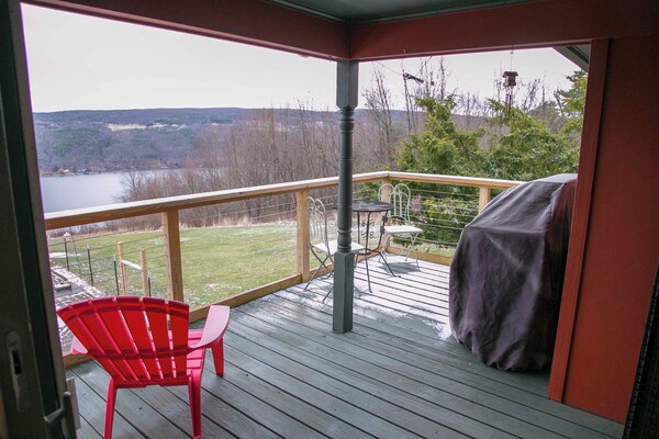 This 2 Bedroom, 2 Bath Home Is Ideal For A Family Retreat To The Finger Lakes. - Bully Hill Vineyards, Hammondsport