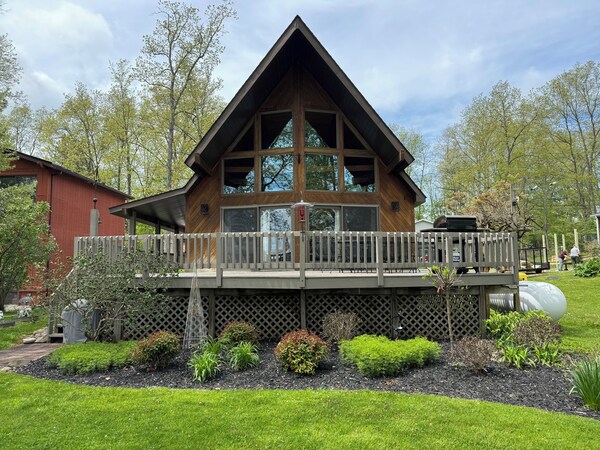 The Lodge On Lamoka Located In The Finger Lakes Region. - Finger Lakes, NY