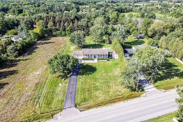 Spacious Cottage Retreat Minutes From Popular Trails, Restaurants And Shopping. - Milton