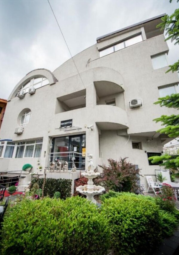 Hotel Jolie Apartments - Large Two-bedroom Apartment - Galați
