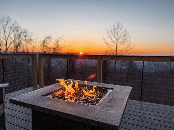 Sunrise Mountain Escape -Modern 1 Bedroom With Gorgeous Views. Near Brpw & I-77 - Fancy Gap, VA