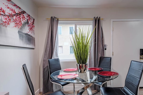 Relax & Recharge In A Cozy 2br - Pasadena, CA