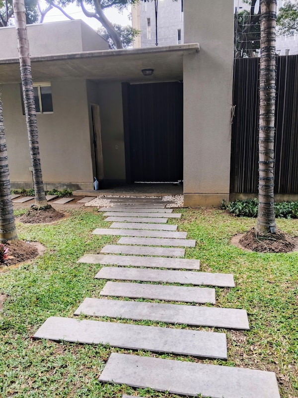 Espacioso Apartamento En El Corazón De La Castellana, Caracas - Caracas
