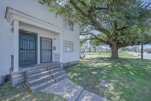 Walk To Tiger Stadium / Near Downtown / King Bed - Baton Rouge, LA