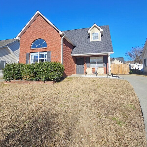 Pet Friendly Townside Retreat Near Lakepoint - Cartersville, GA