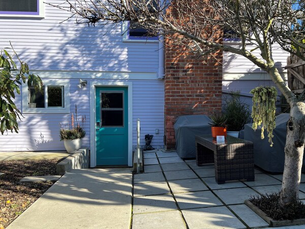 Private Suite In Charming,historic Ob Cottage-yard/patio-blocks To Beaches/shops - Dog Beach, CA