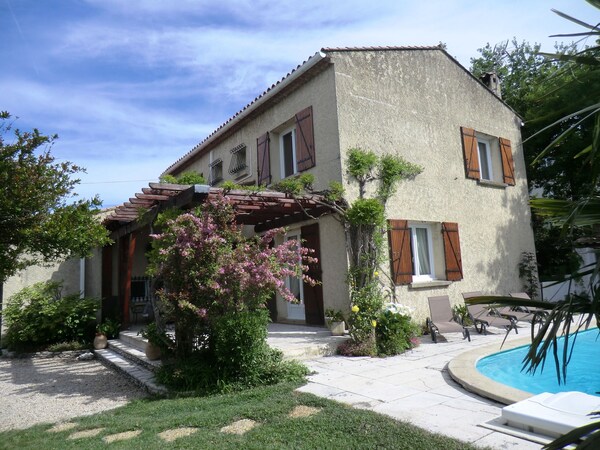 Lou Brès In Provence Near Avignon With Swimming Pool And Private Gardens Wi Fi And Air Conditioning - Avignon