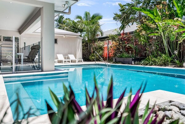 Villa Jacana- Tropical 4br Retreat In Port Douglas | Private Pool & Near Beach! - Port Douglas