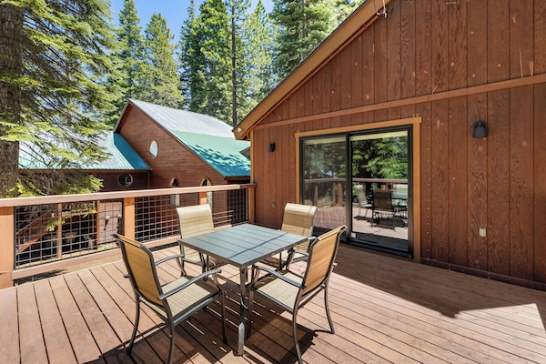 Tahoe Donner Treasure | Pet Friendly | Ev Charger | Hoa Pool And Beach Access - Truckee, CA