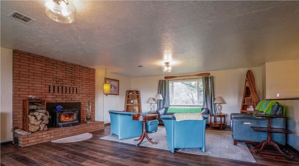 Charming 3-bedroom House With Ac, Wifi In Welcoming Chiloquin - Collier Memorial State Park, Chiloquin