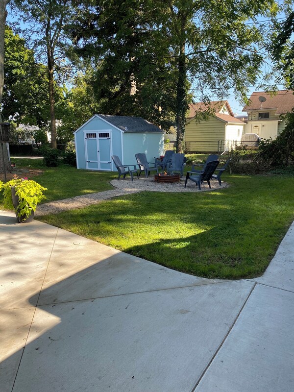 Charming Home In The Heart Of Soha, Fully-remodeled W/ Everything You Need! - South Haven, MI
