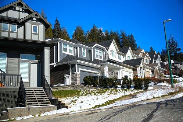 Zen Retreat In The Hills | Nature & City Escape + City Access,\n\n Ev-friendly - Pitt Meadows
