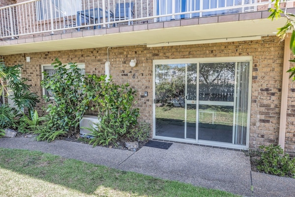Beachfront Apartments: Ground Floor Fishpen - Merimbula