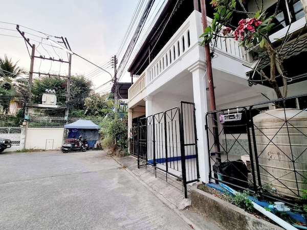 7 Minutes To House Form The Chiang Mai International Airport  3.4 Km. - Chiang Mai